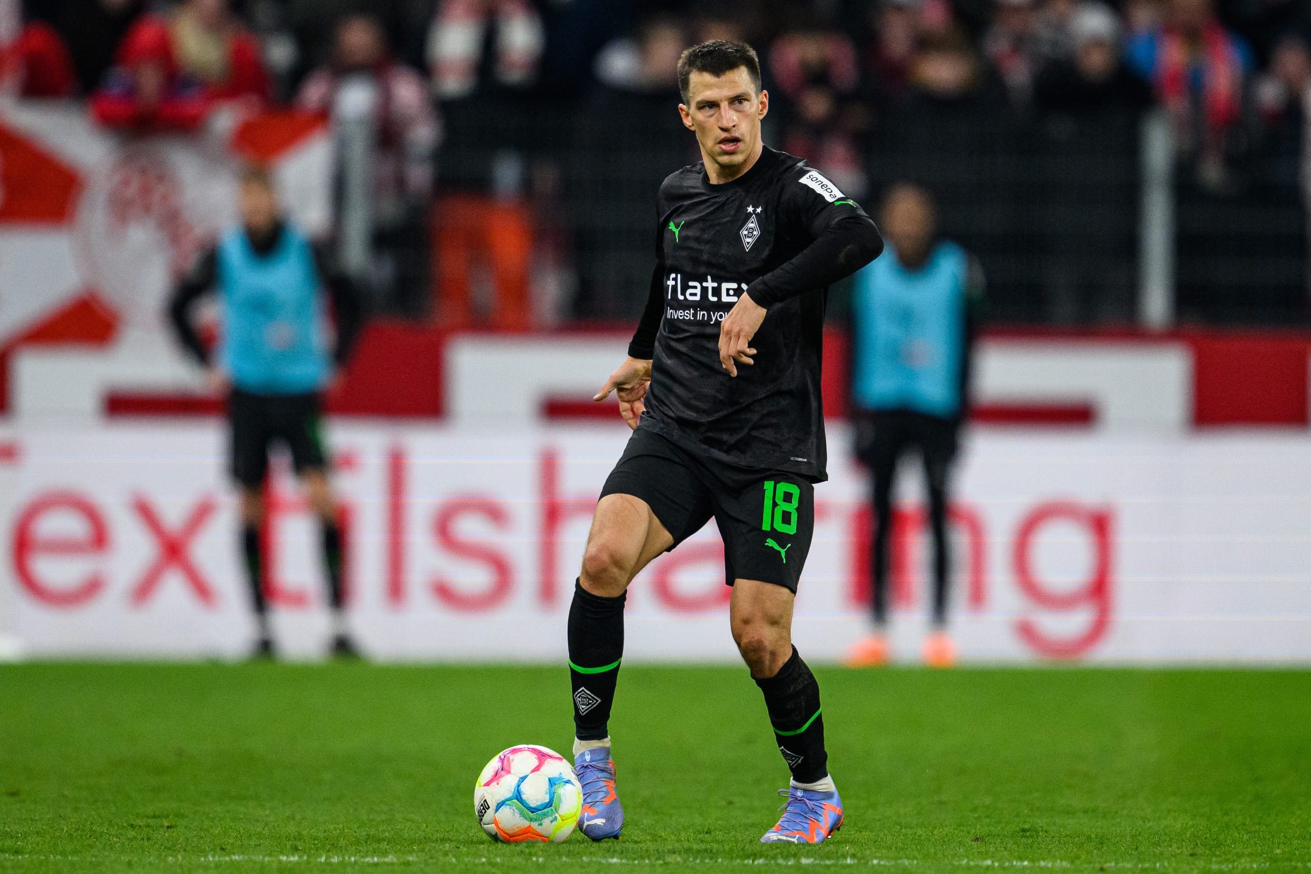 Jonjoe Kenny and Stefan Lainer targets to fill right-back at Augsburg ...