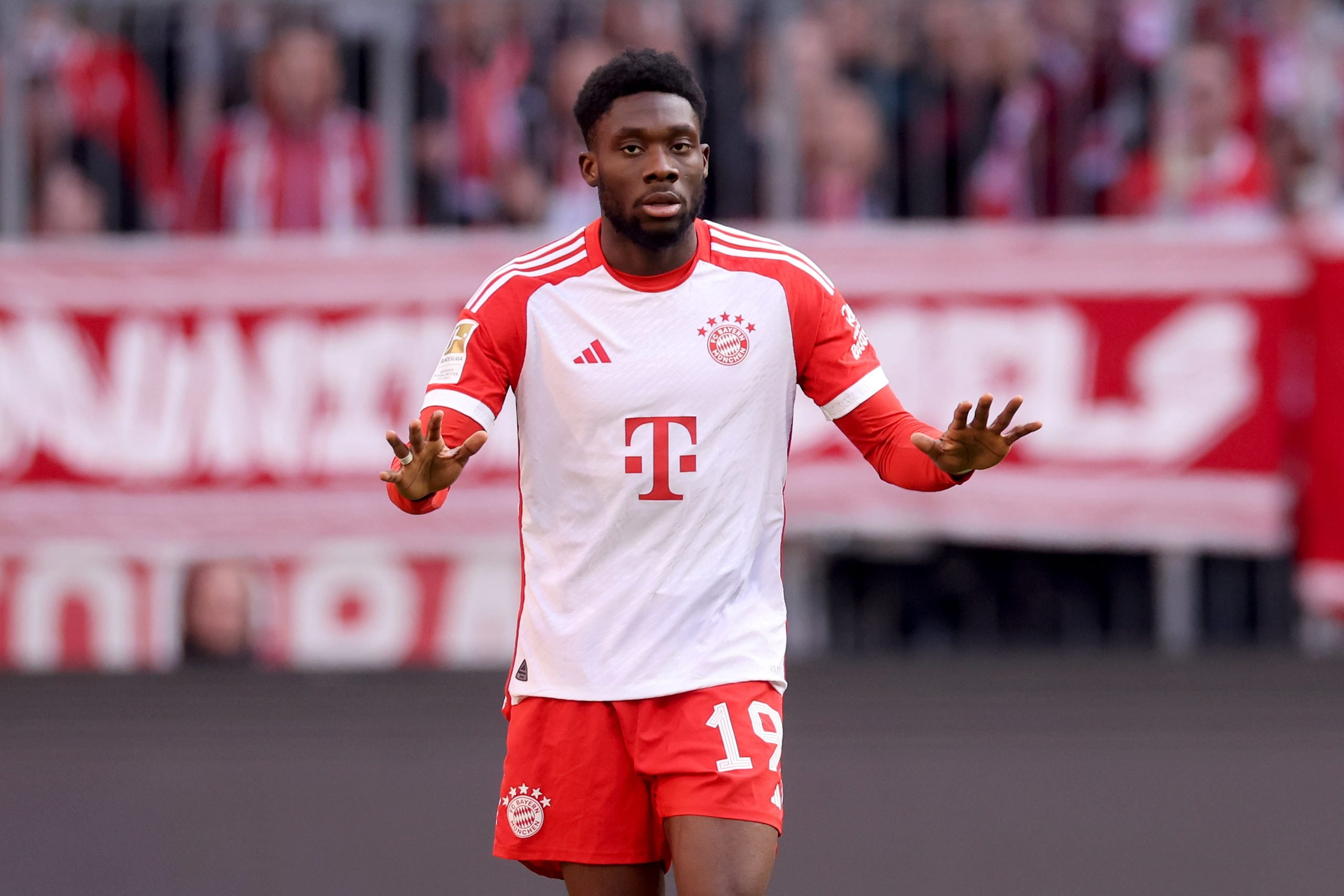 Bayern Munich make their move in the Alphonso Davies transfer saga with ...