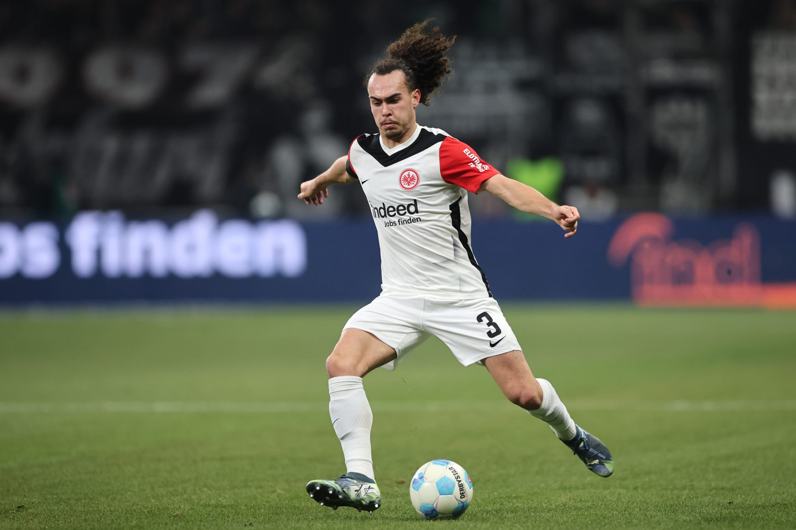 Eintracht Frankfurt to sign Arthur Theate on permanent basis from ...