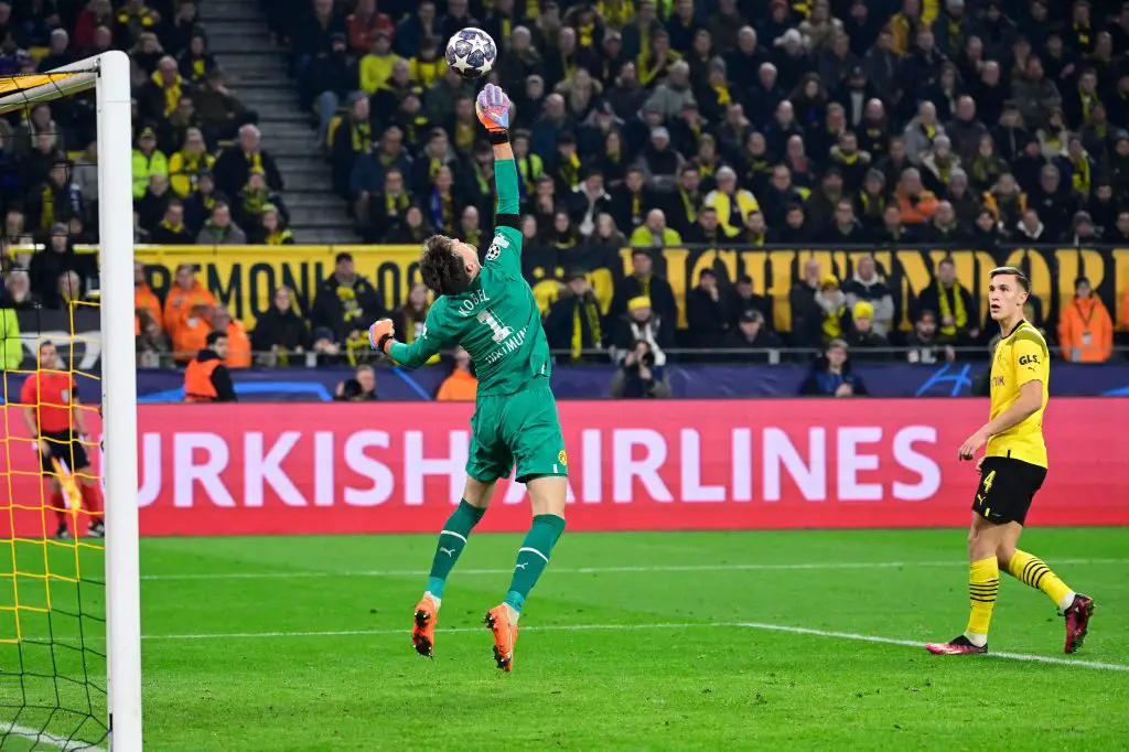 Chelsea and Manchester United interested in Borussia Dortmund's Gregor Kobel - Get German ...