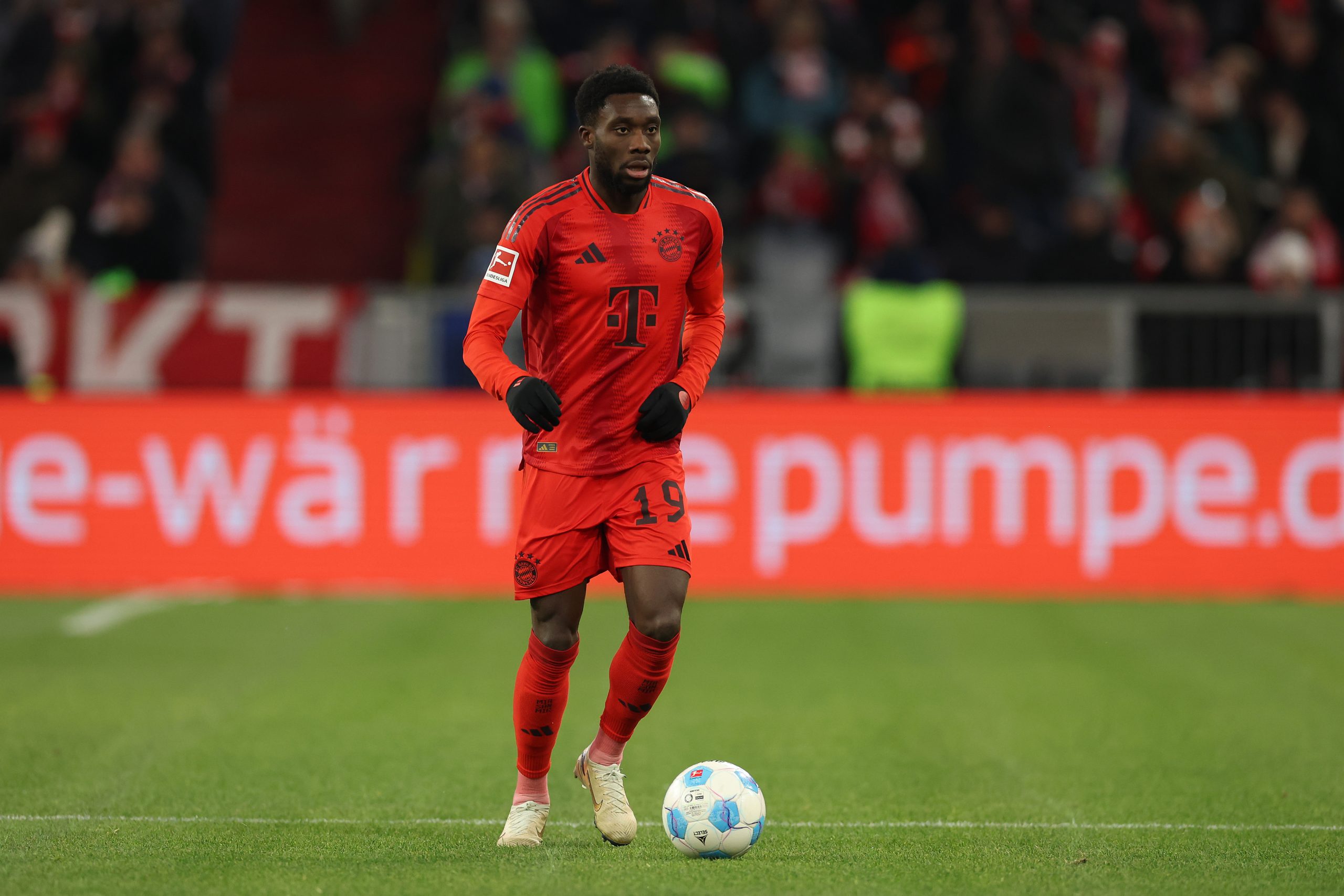 Alphonso Davies edges closer to signing Bayern Munich contract ...