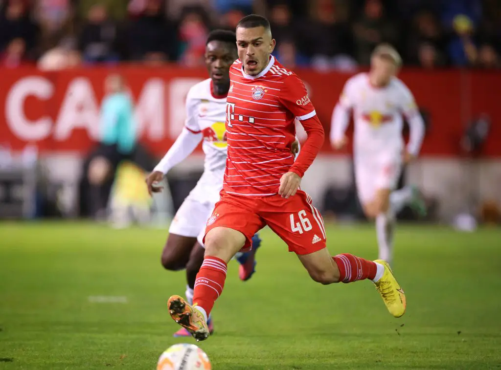 Official | Bayern Munich's Arijon Ibrahimović (17) signs extension ...
