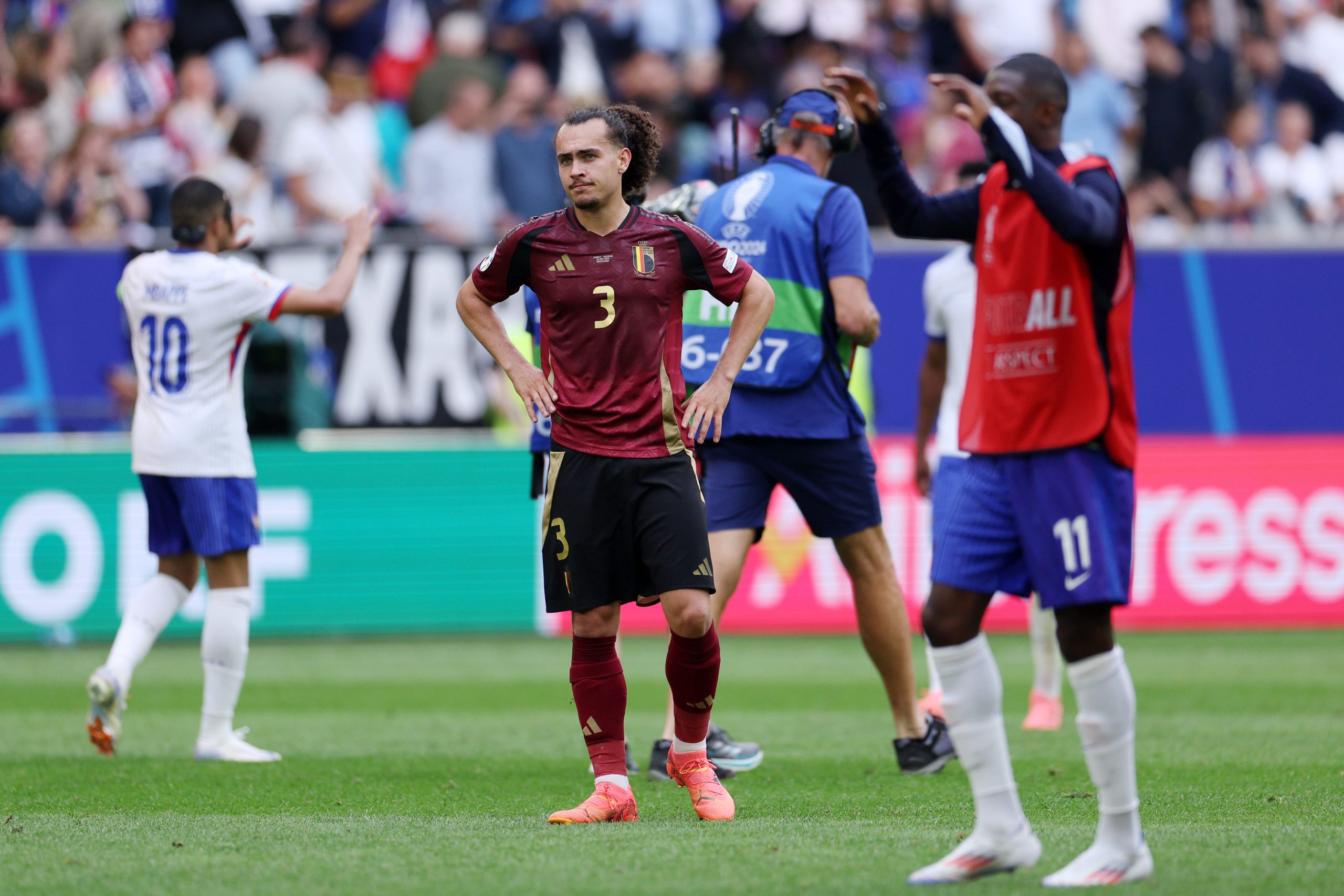 Eintracht Frankfurt agree deal to sign Arthur Theate from Rennes - Get ...