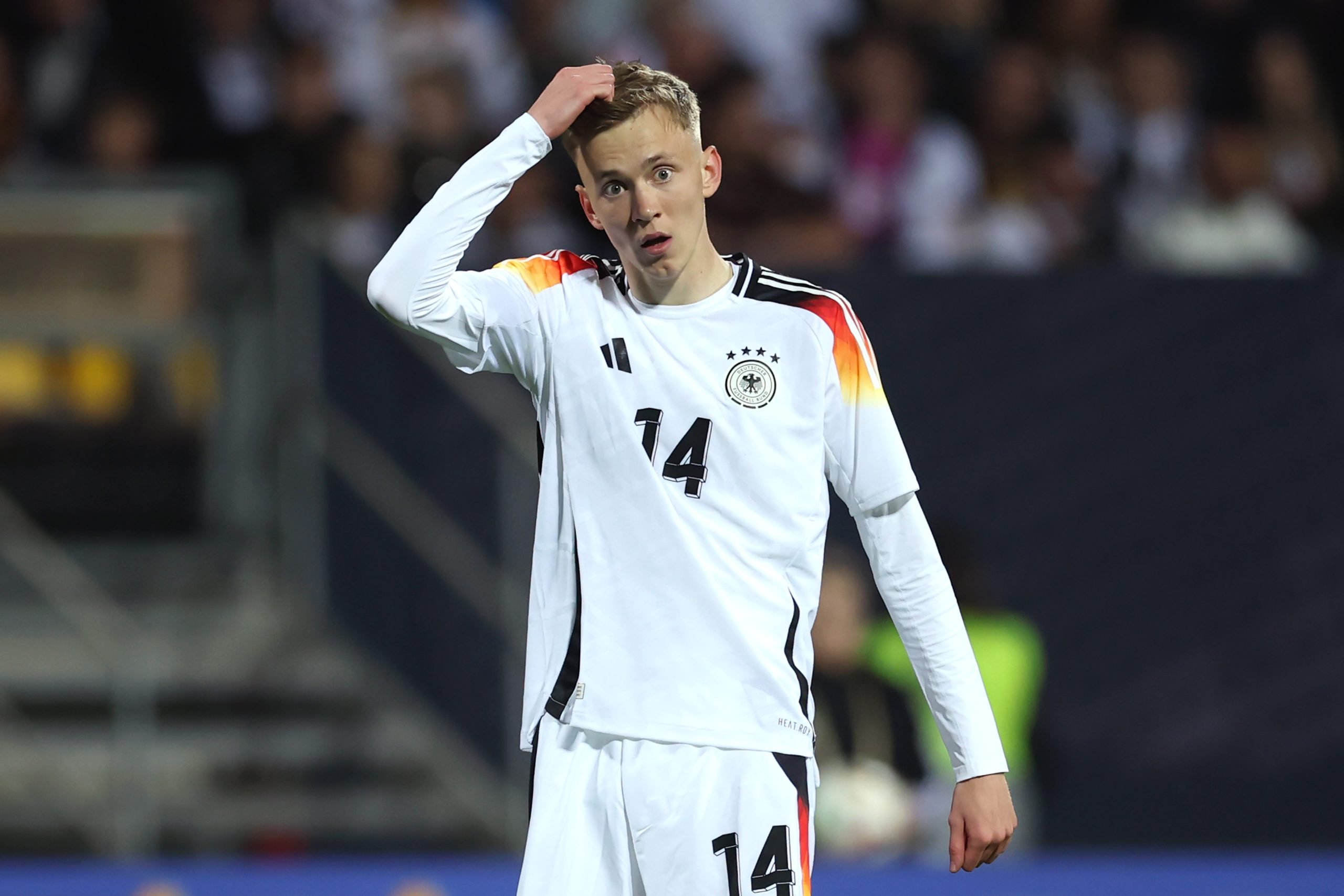 Official | Maximilian Beier joins Borussia Dortmund for €29m - Get ...