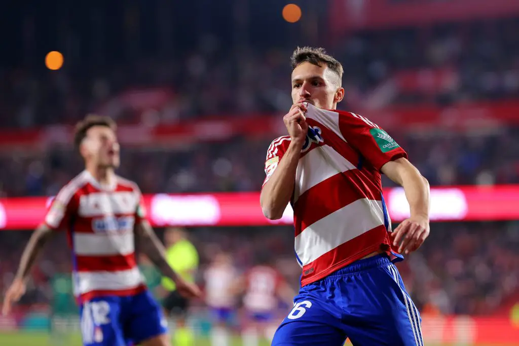 Official | Bayern Munich complete the signing of Bryan Zaragoza from ...