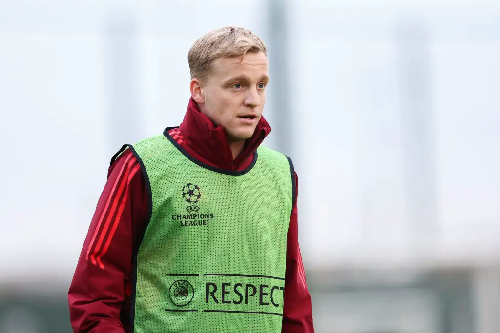 Official | Manchester United's Donny van de Beek joins Eintracht ...