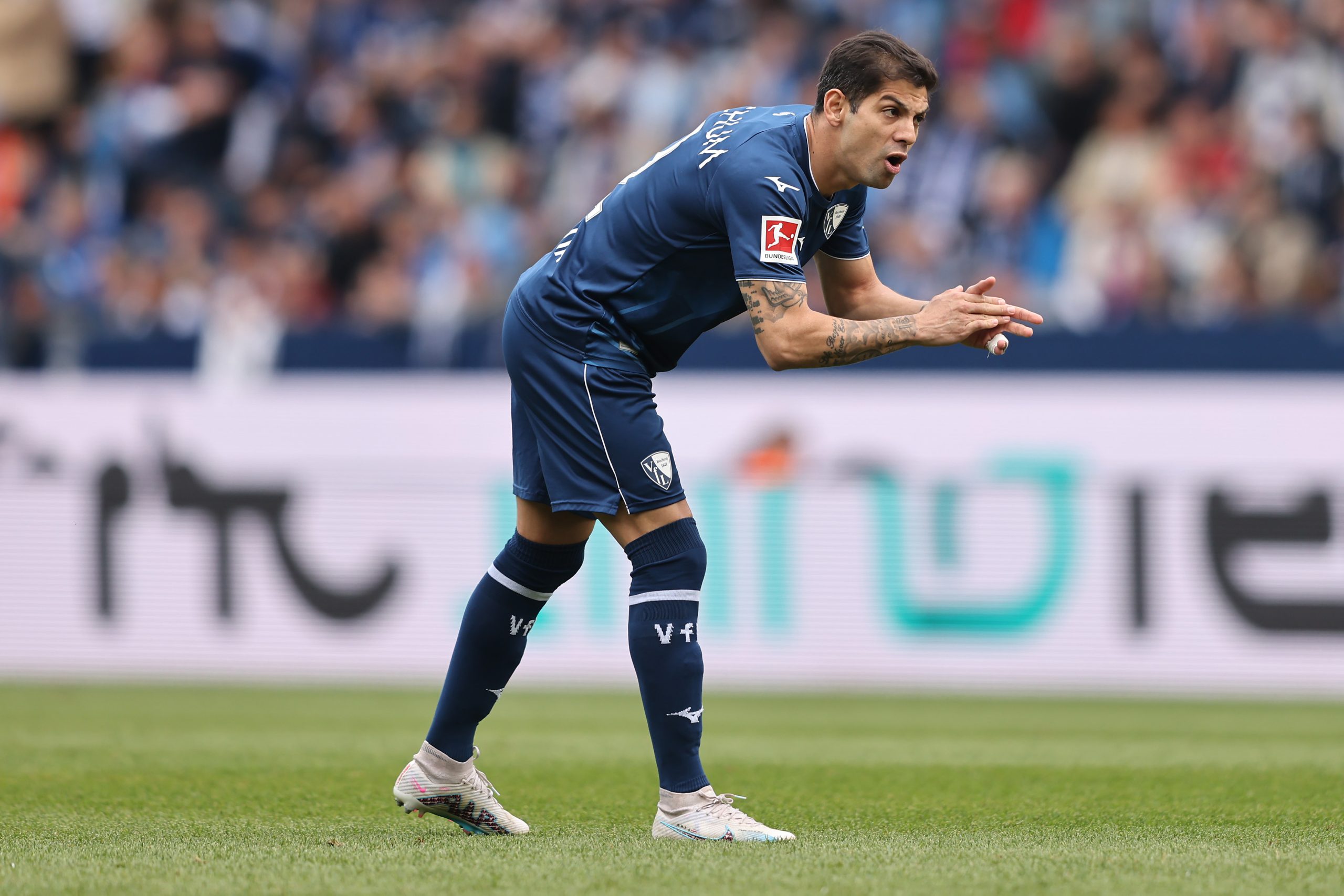 Official | Christian Gamboa extends his contract at Bochum until 2025 ...